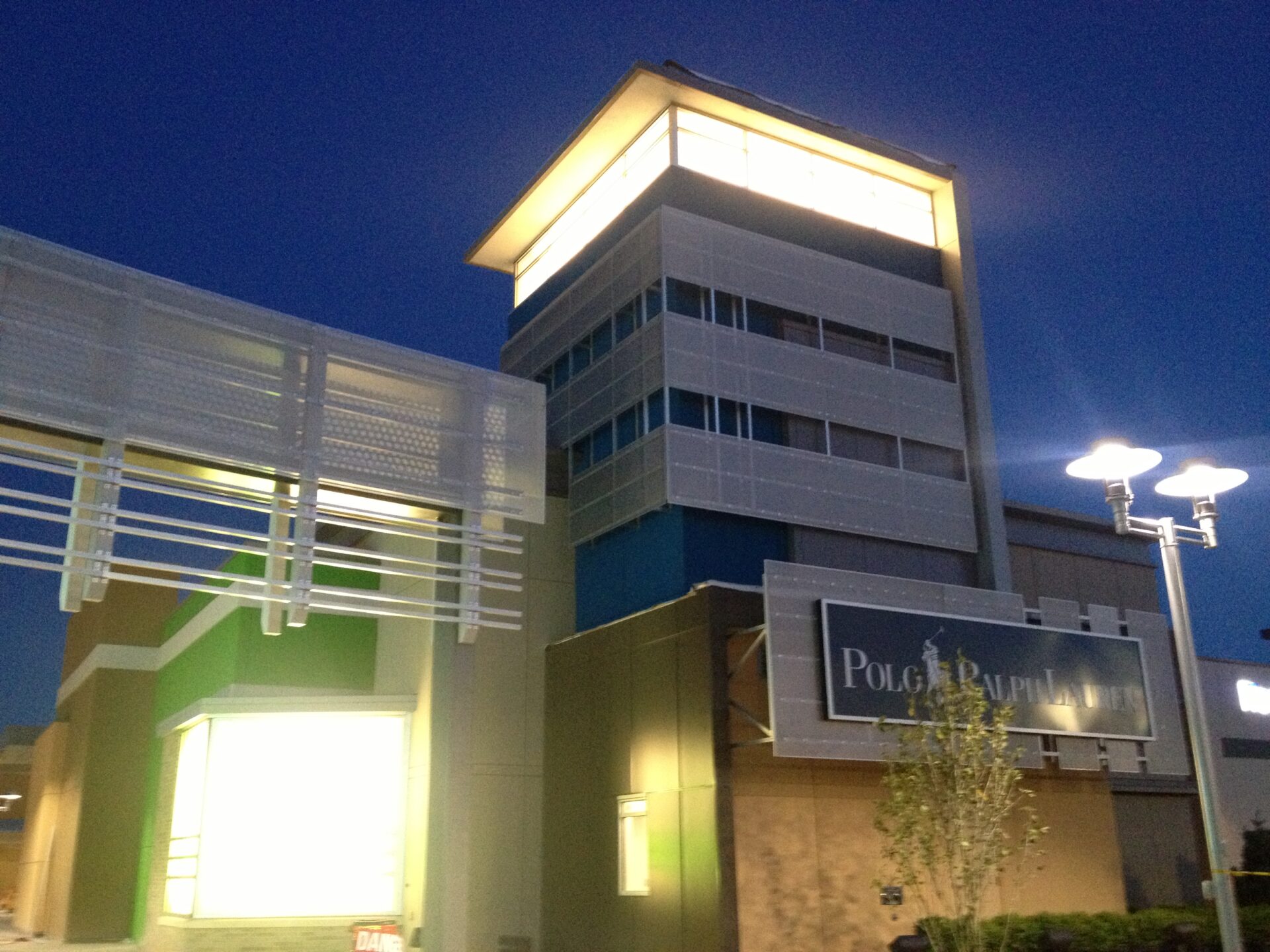 Toronto Premium Outlets - Skyline Facades